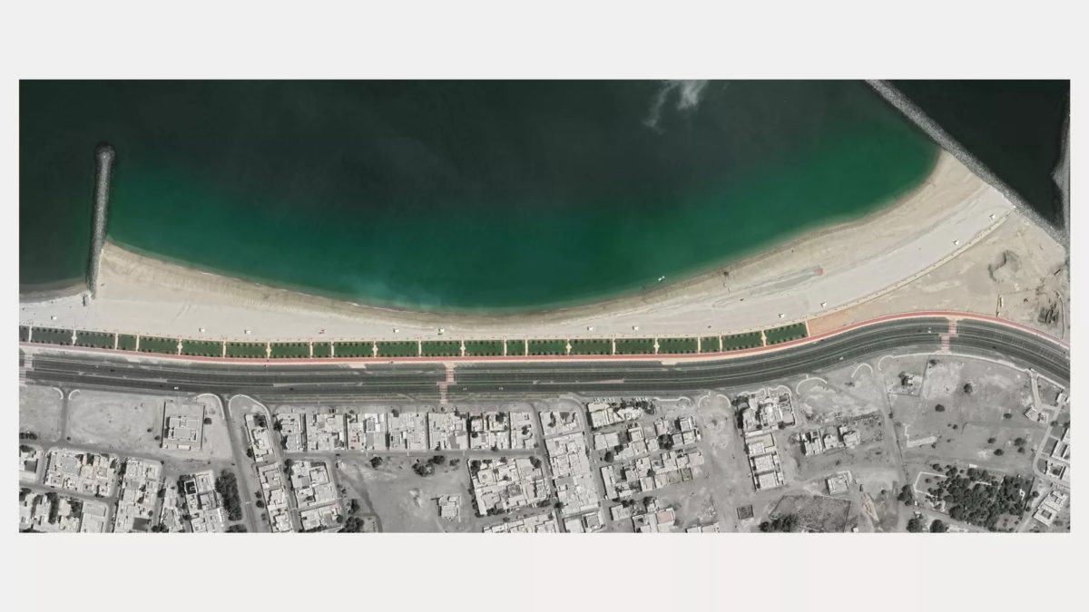 Kalba Beach, un oasis de adobe y madera, Dubai - Amusement Logic